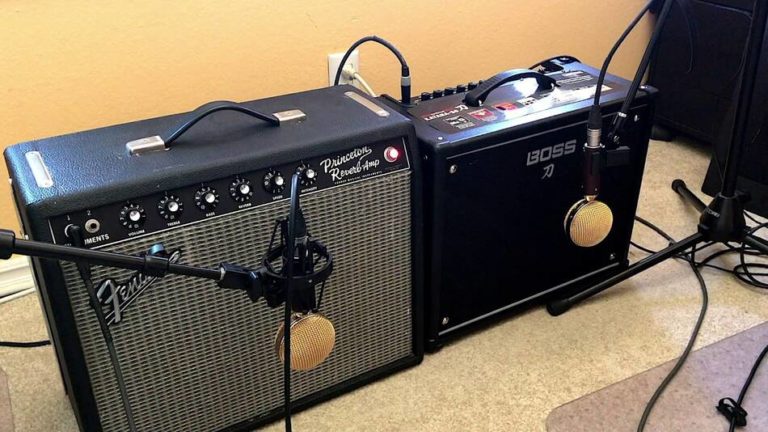 Are Guitar Amps Stereo or Mono? +5 Helpful Tips - Geek Musician